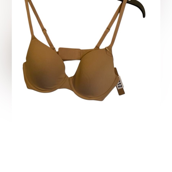 SKIMS | Intimates & Sleepwear | Nwt Skims T Shirt Demi Bra Clay Size ...
